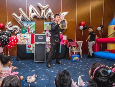 Best Kids Magic Show Packages 2023 - Hosted by PartyMojo